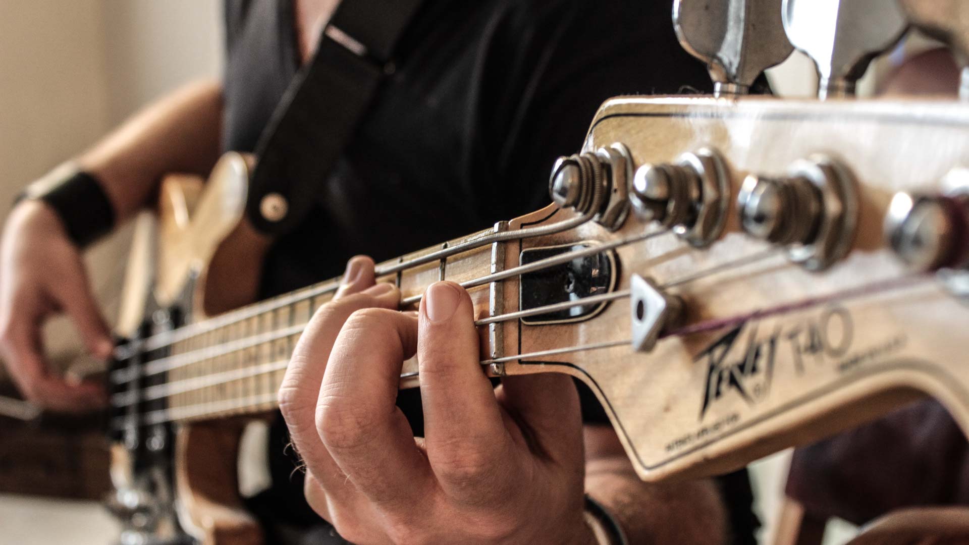 Custom Bass Tracks for your recording project
